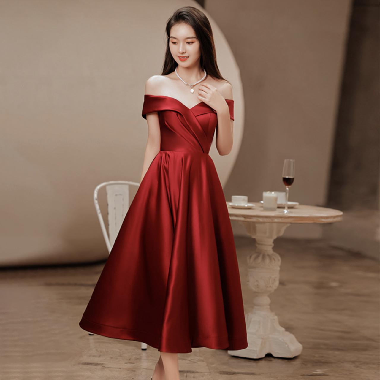 Burgundy Satin Short Prom Dress Homecoming Dress on Luulla