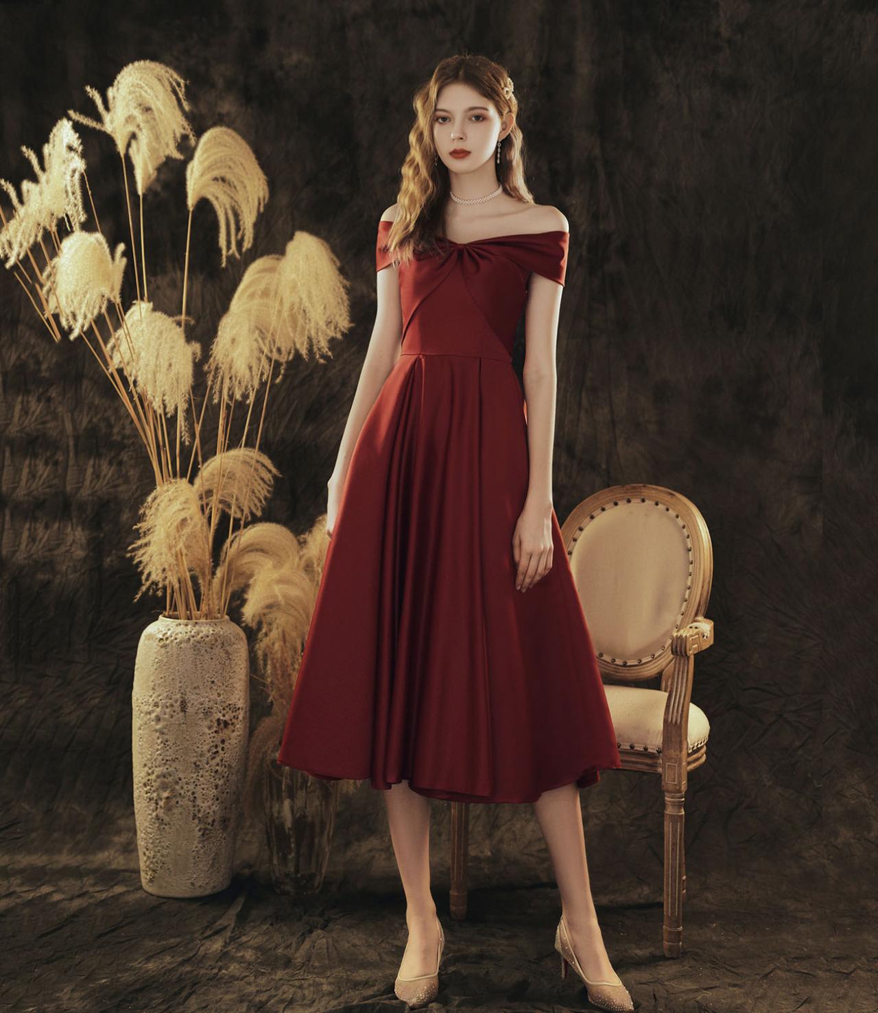 Burgundy Satin Short Prom Dress Homecoming Dress on Luulla